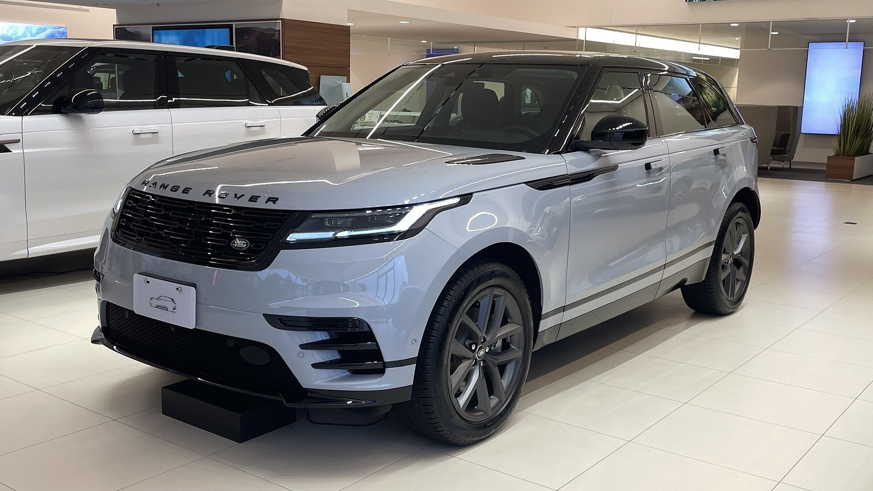 2025 新車 Land Rover Range Rover Velar 阿羅尤斯灰 Arroios Grey P250 Dynamic SE