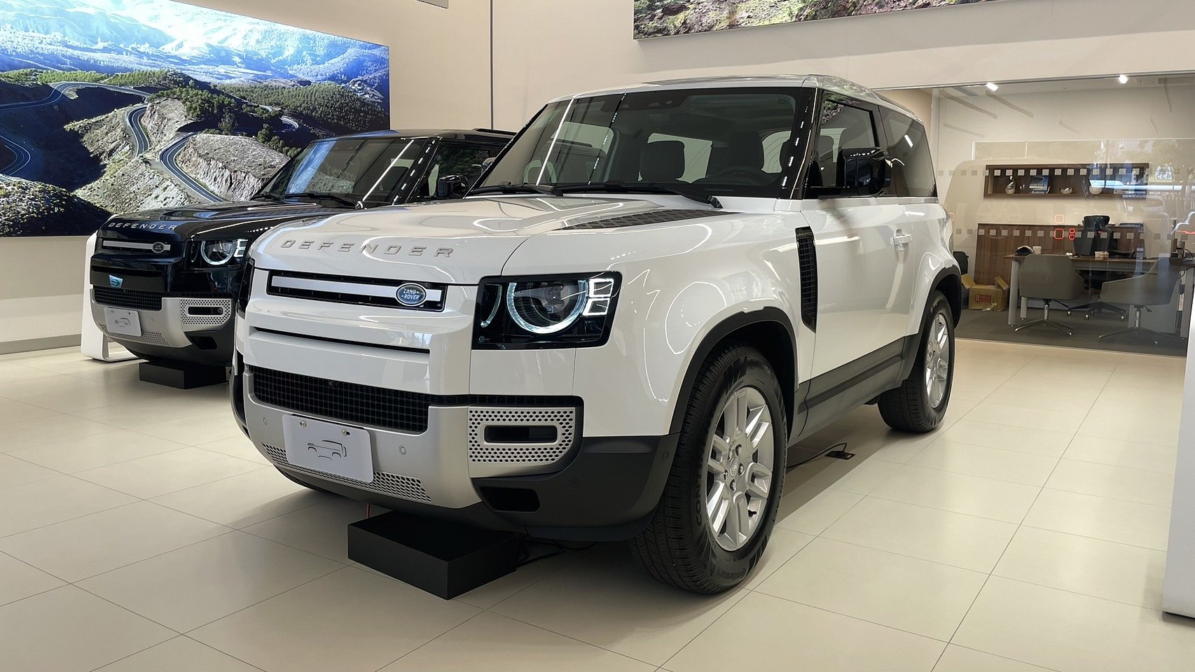 2024 新車 Land Rover Defender 90 Fuji White D300 S