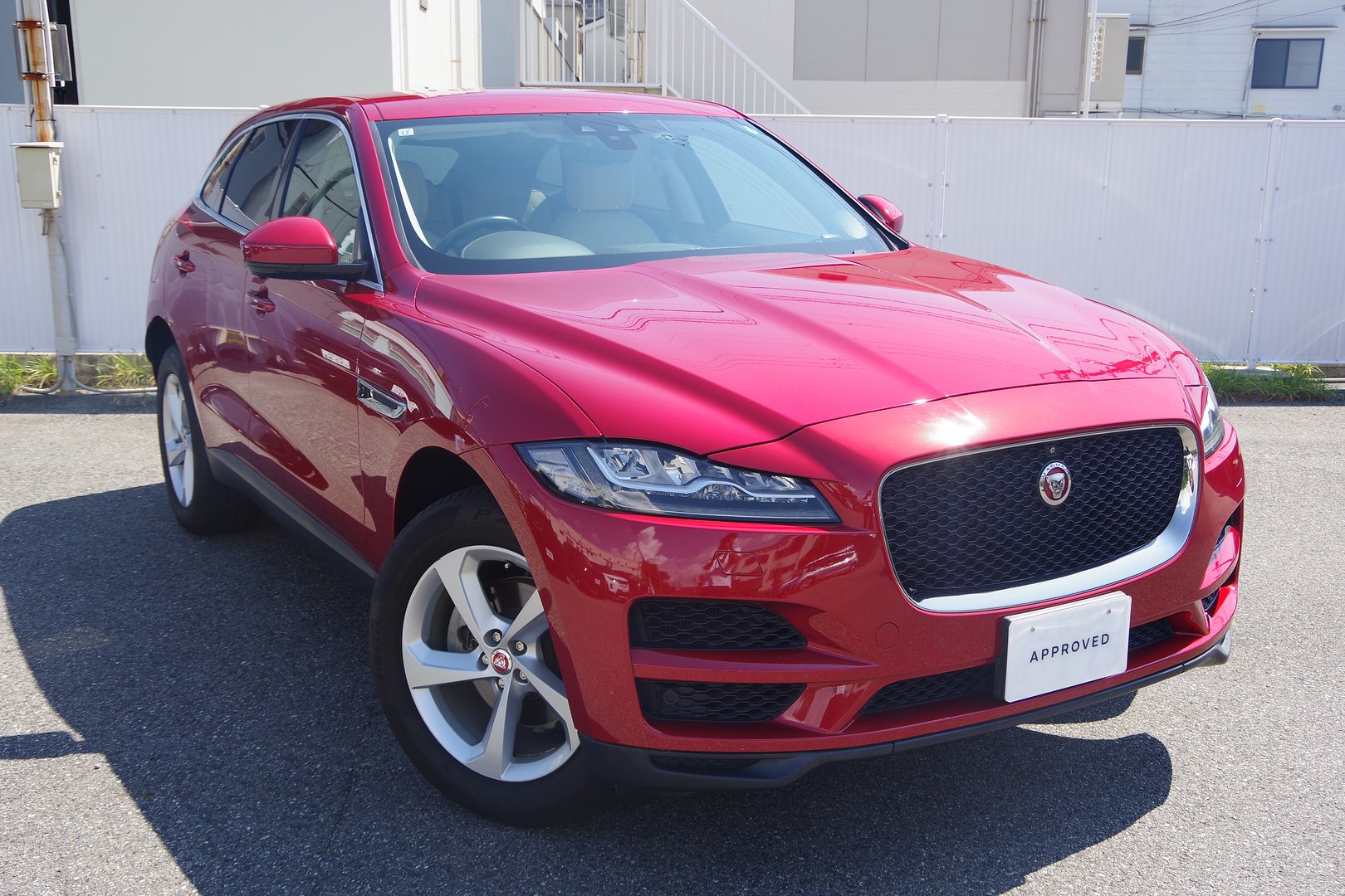2019 認定中古車 Jaguar F-Pace Firenze Red 2.0L I4 Pet Mid DOHC AJ200 2.0P PURE