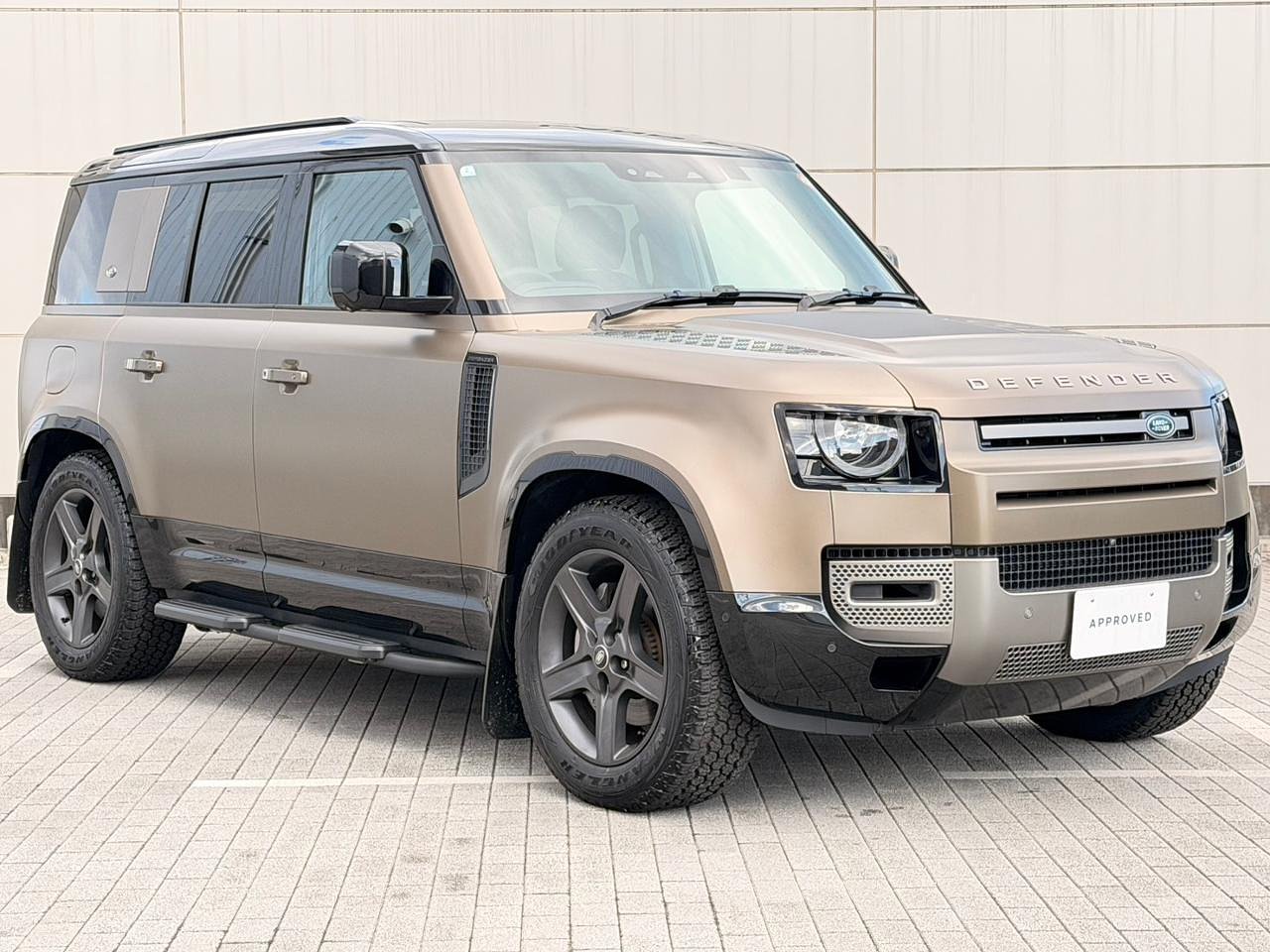 2024 認定中古車 Land Rover Defender 110 Gondwana Stone D300 X-DynamicSE