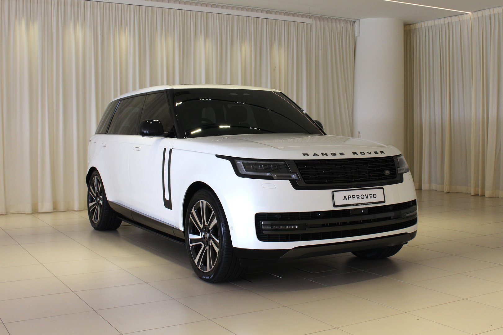 2023 Approved Land Rover Range Rover Ostuni Pearl White AWD 530PS LWB SE