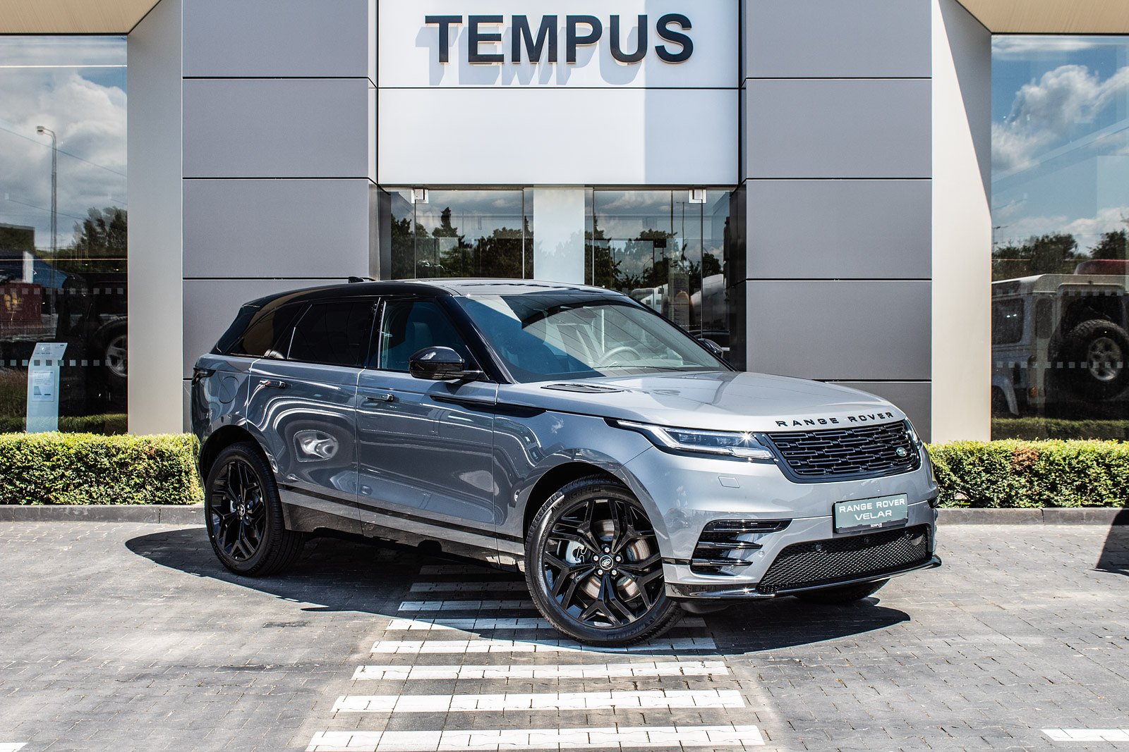 2024 SKLADOVÉ VOZIDLÁ Land Rover Range Rover Velar Sivá Zadar DYNAMIC ...